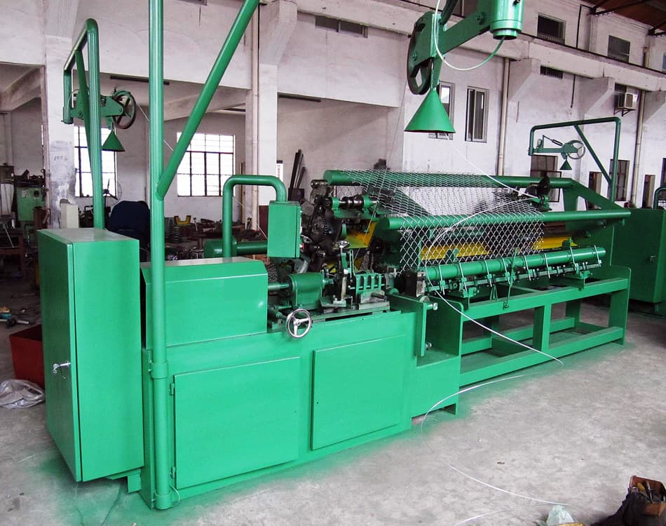 Chain Link Fencing Machine, Fencing Wire Making Machine Price | Metal Tech